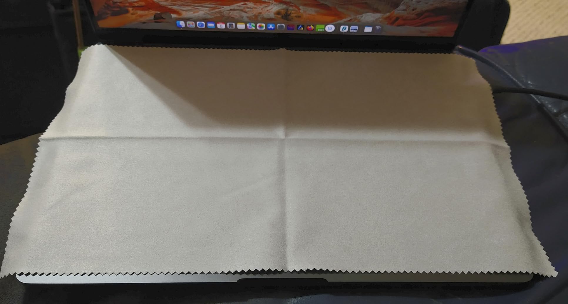 Amazon.com: 2 Pack Microfiber Liner Cleaning Cloth for 15 15.6 16" HP ...