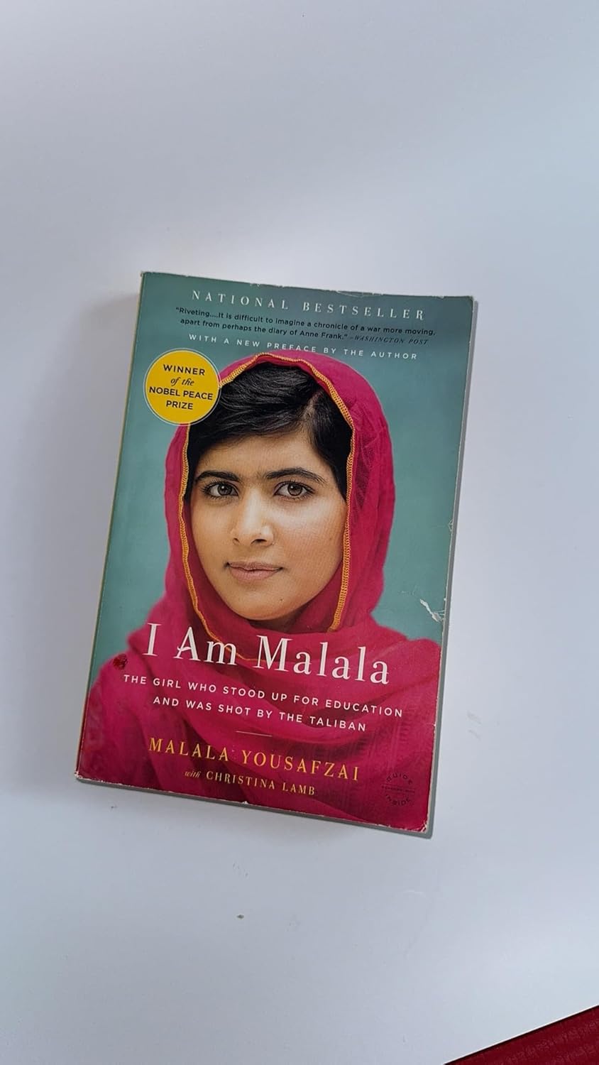 Amazon.com: I Am Malala: The Girl Who Stood Up for Education and Was ...