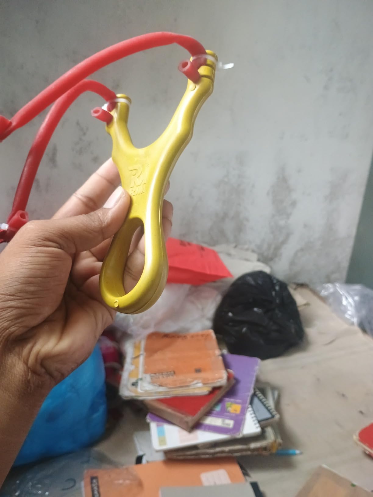 HAAPPYBOX Kid Set Of 1 Tube Rubber Slingshot, Gulel. Catapult For ...