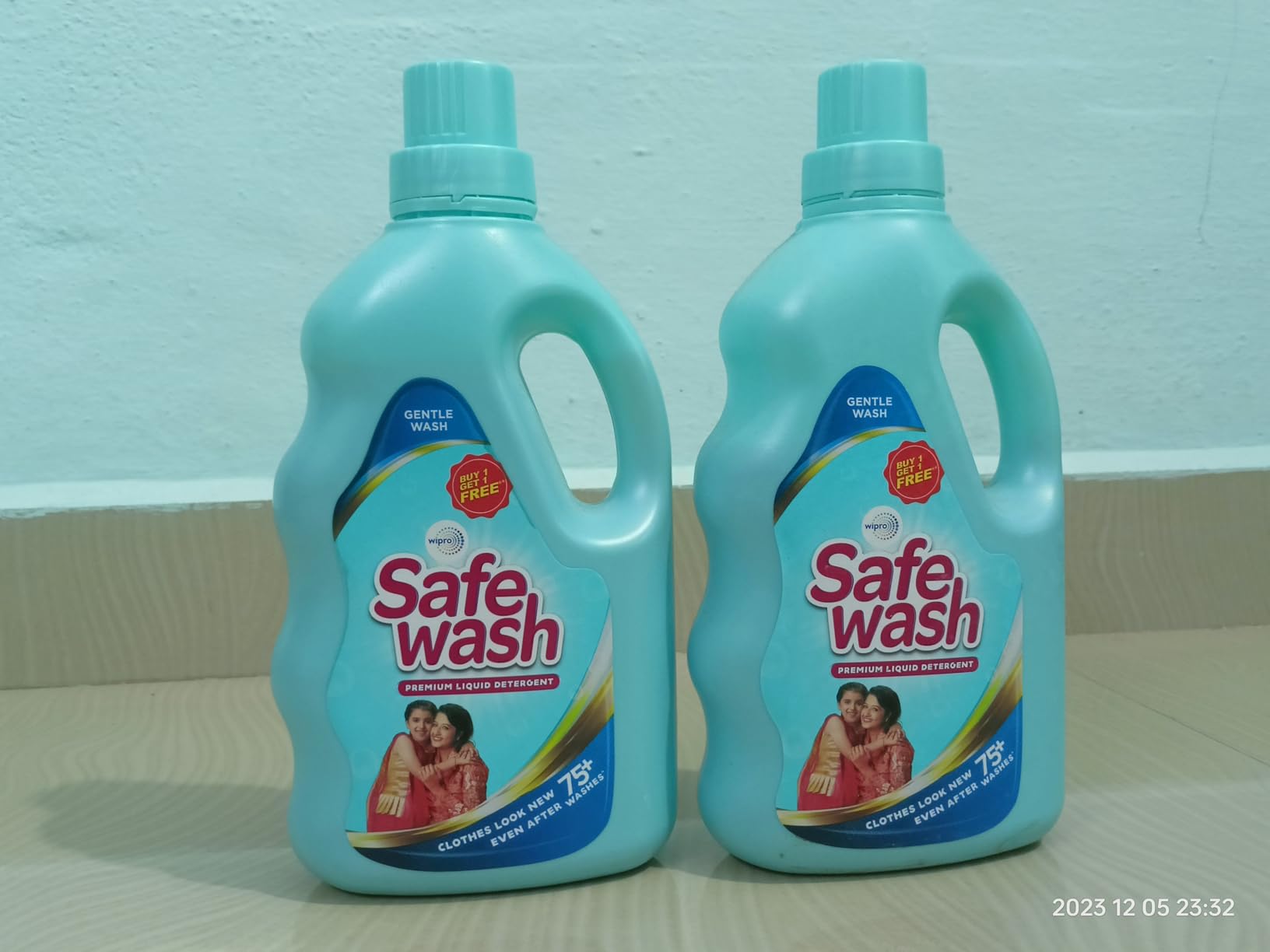 Safewash Gentle Premium Liquid Detergent 1L Pouch (Pack of 2) with ...