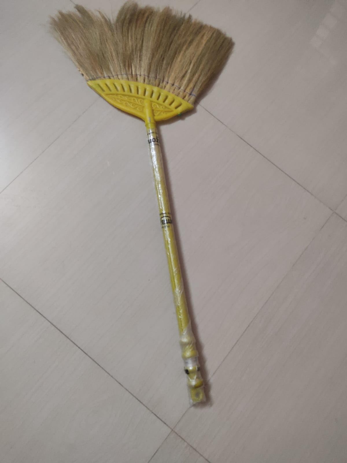 KALIAMMAL KRV Plastic Burma Broom| Zero Dust Broom| Long Handle Plastic ...