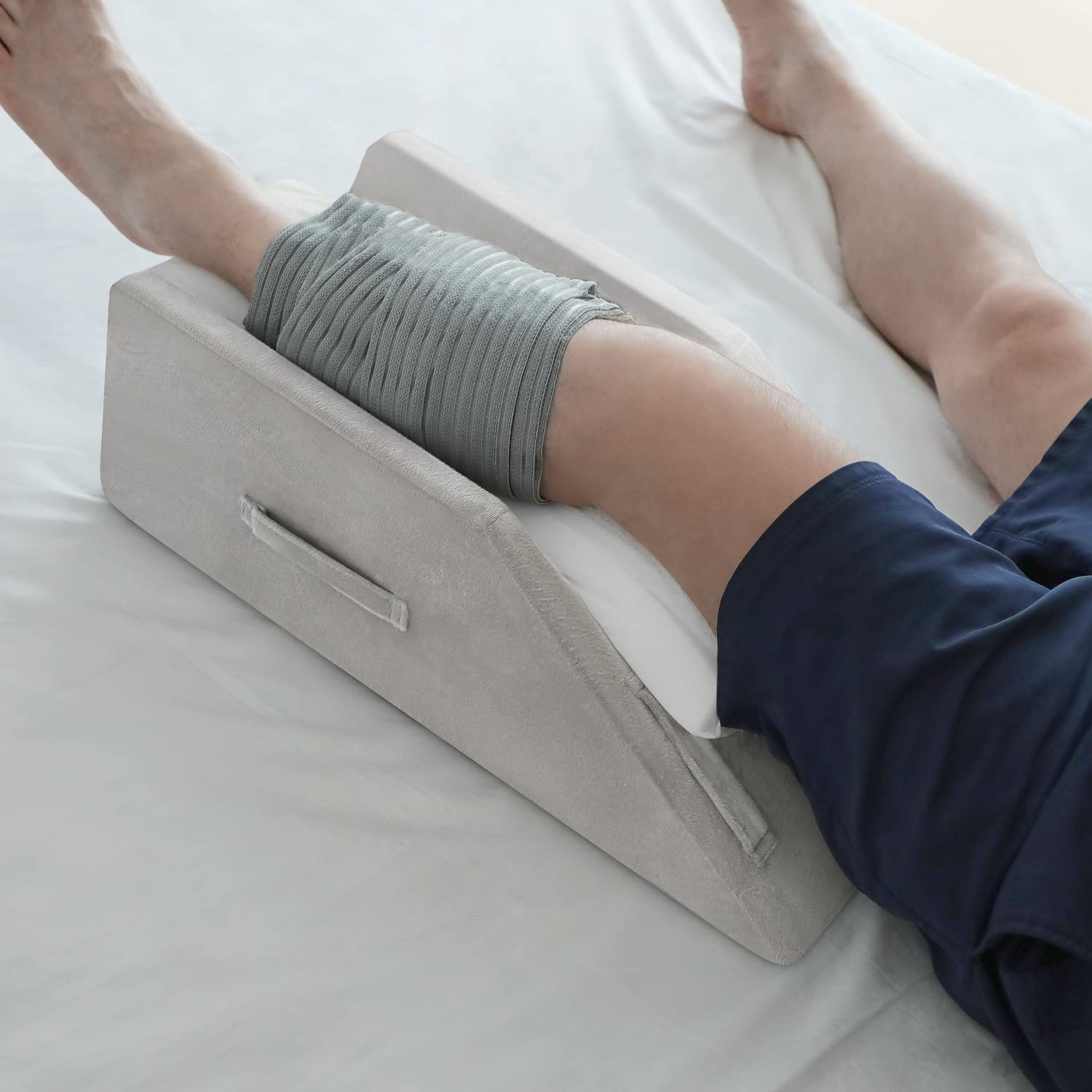 OasisCraft Leg Elevation Pillow with Handles|Memory Foam Leg Positioner ...