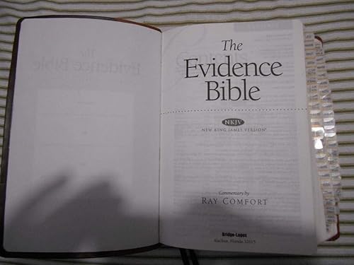 NKJV Complete Evidence Study Bible: Comfort, Ray: 9780882705255: Amazon ...