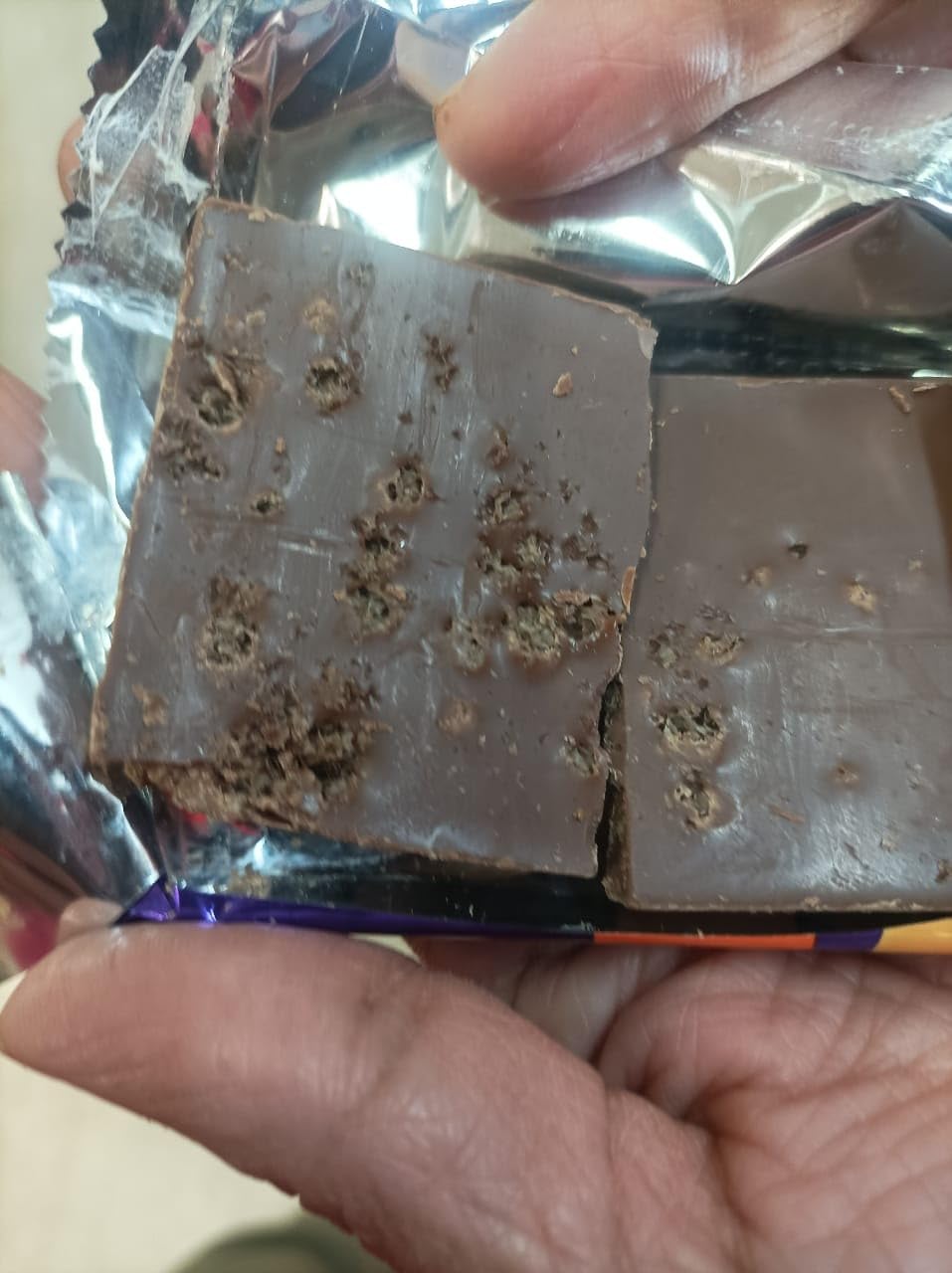 Cadbury Dairy Milk Crispello Chocolate Bar, 35 Gm - Pack Of 15 : Amazon ...
