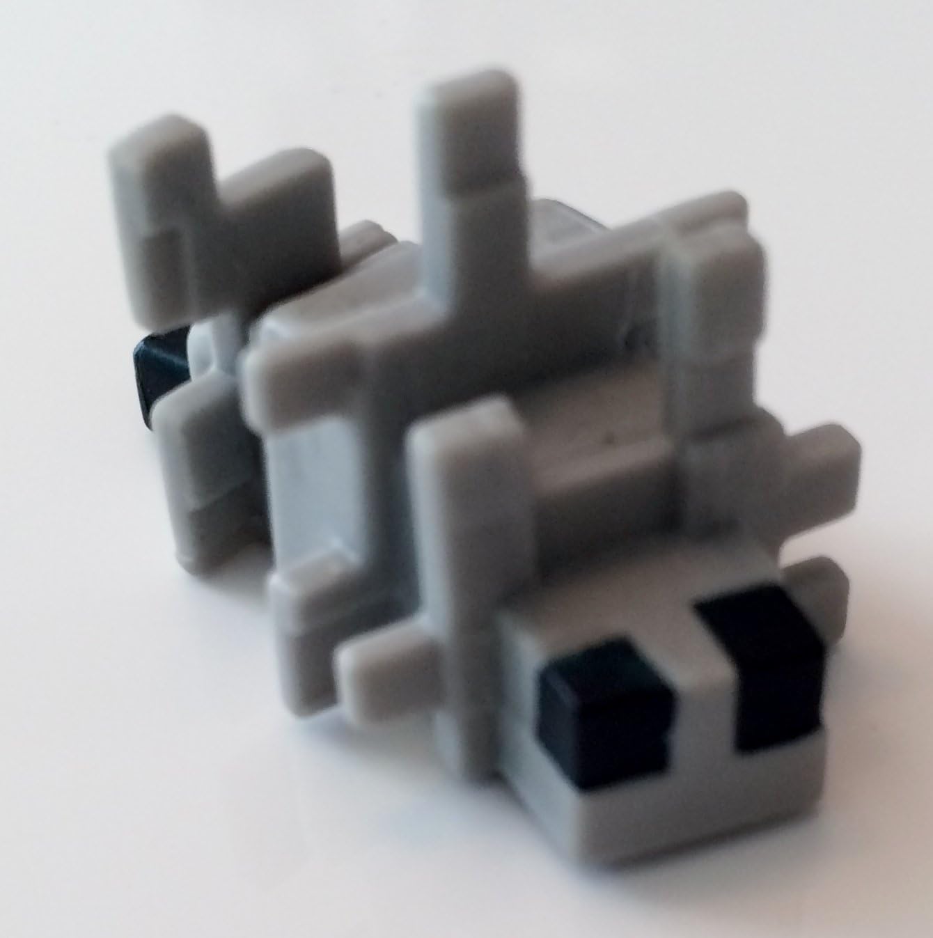 Amazon.com: Minecraft Stone Series 2 Silverfish 1" Mini Figure ...