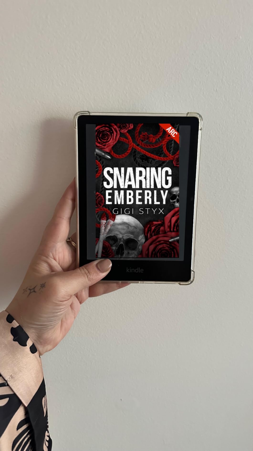 Snaring Emberly (Morally Black Book 2) eBook : Styx, Gigi: Amazon.com ...