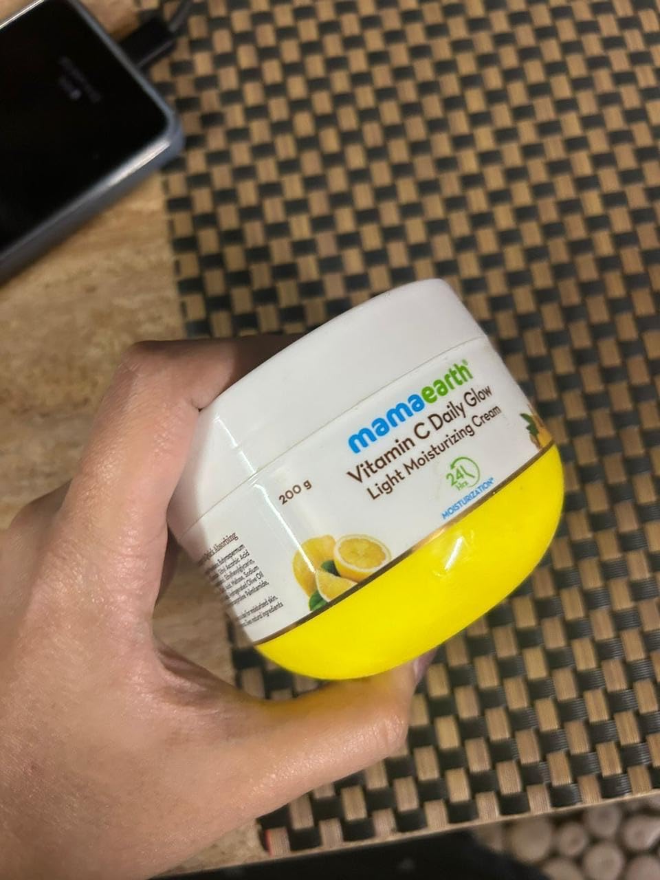 Mamaearth Vitamin C Daily Glow Light Moisturizing Cream with Vitamin C ...