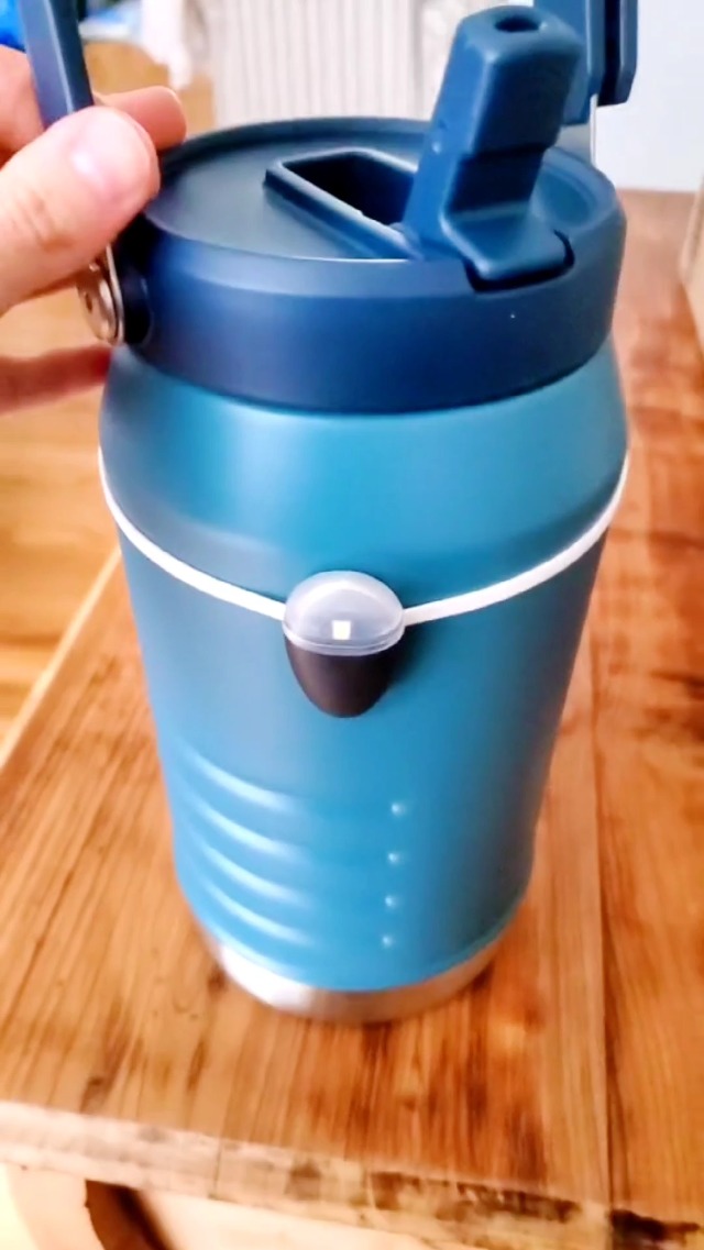 Watch Stay hydrated w/ this water intake tracker on Amazon Live