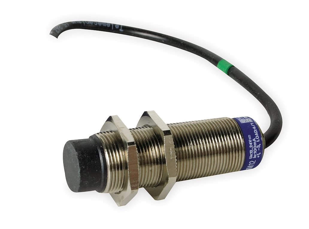 Amazon.com: Telemecanique Sensors XS608B1NAL2 Universal Series ...