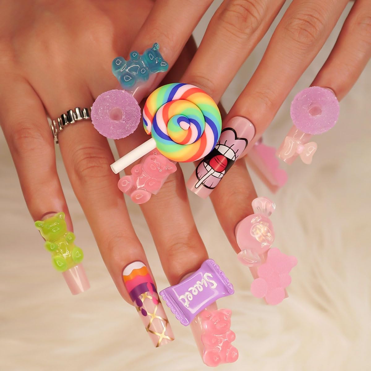 Amazon.com: QQPPOLIU Nails Press Ons Almond Artificial Nails Medium ...