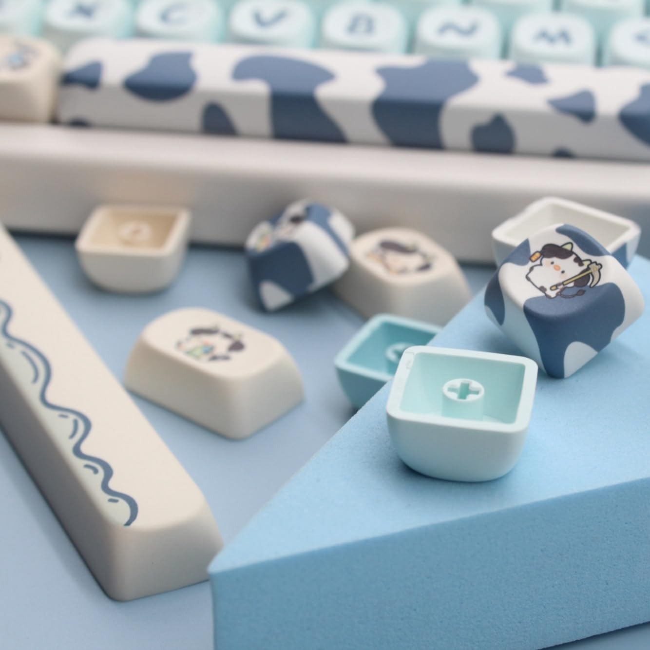 Snapklik.com : Cmokifuly MOA Profile Keycaps,Cute Cow Custom PBT Dye ...