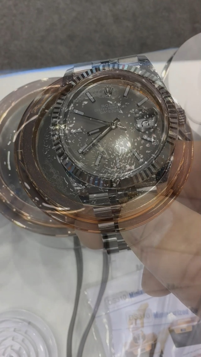 Watch Using a compact iSonic ultrasonic cleaner to clean a Rolex on ...