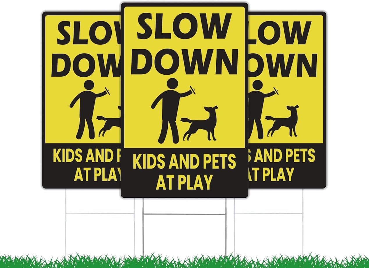 Amazon.com: Outdoor Safety Sign Kids and Pets in Play with a Bet ...