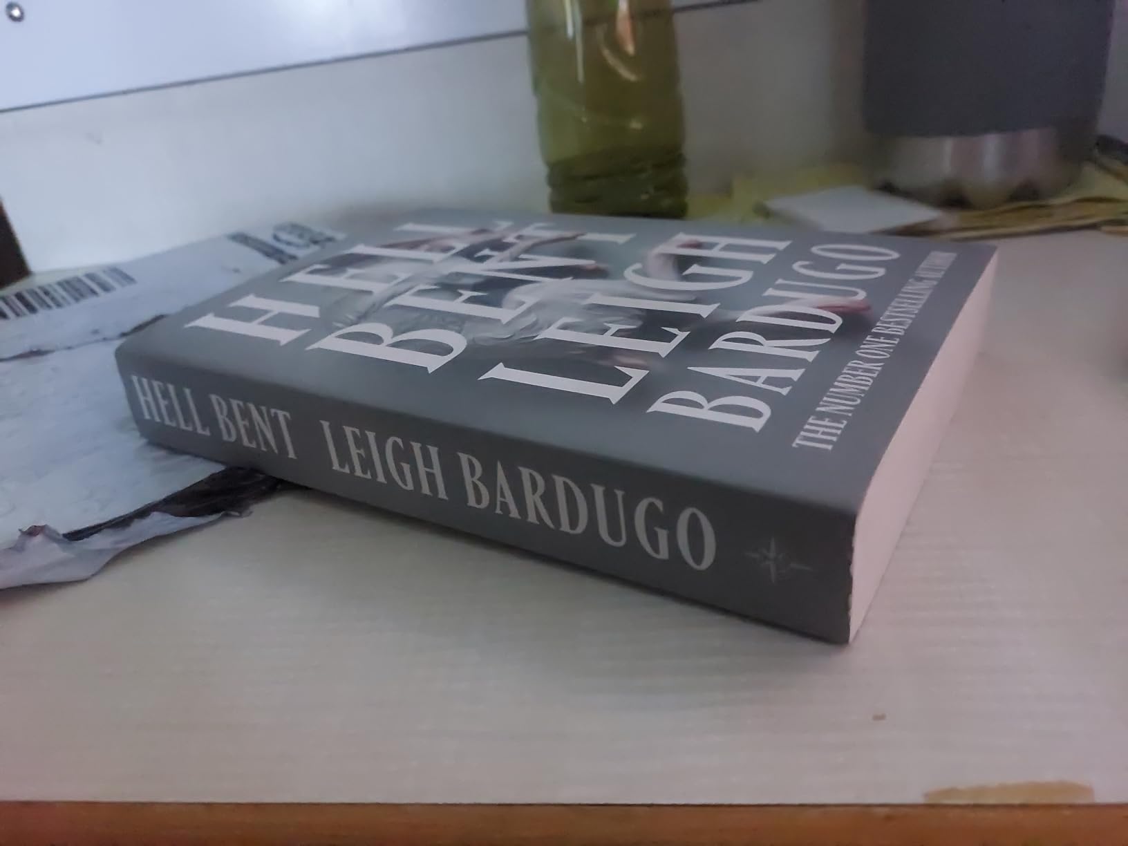 HELL BENT : Bardugo, Leigh: Amazon.in: Books