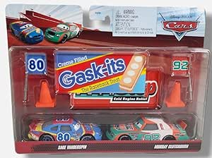 Disney Cars 2022 Fan-Favorite Paquete de 2 con banderas y carteles del ...