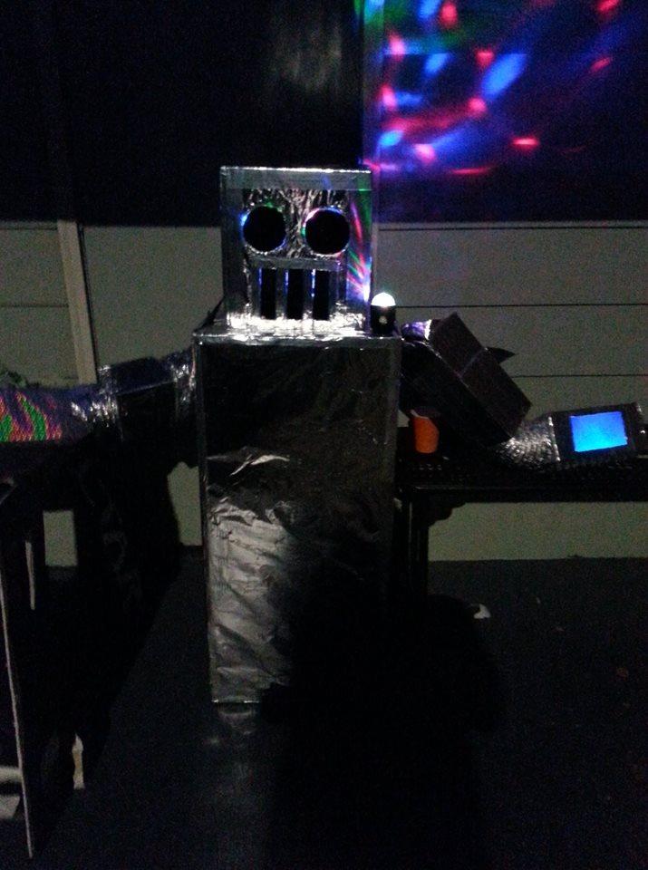 Amazon.com: US Toy Robot Hand Toy (1 Pack) : Toys & Games