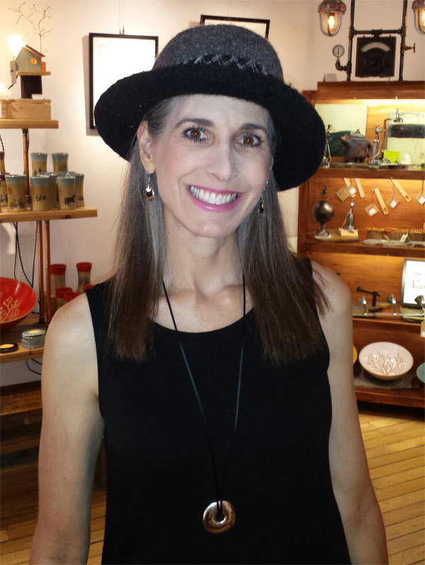 Amazon.com: Debbie Roes: books, biography, latest update