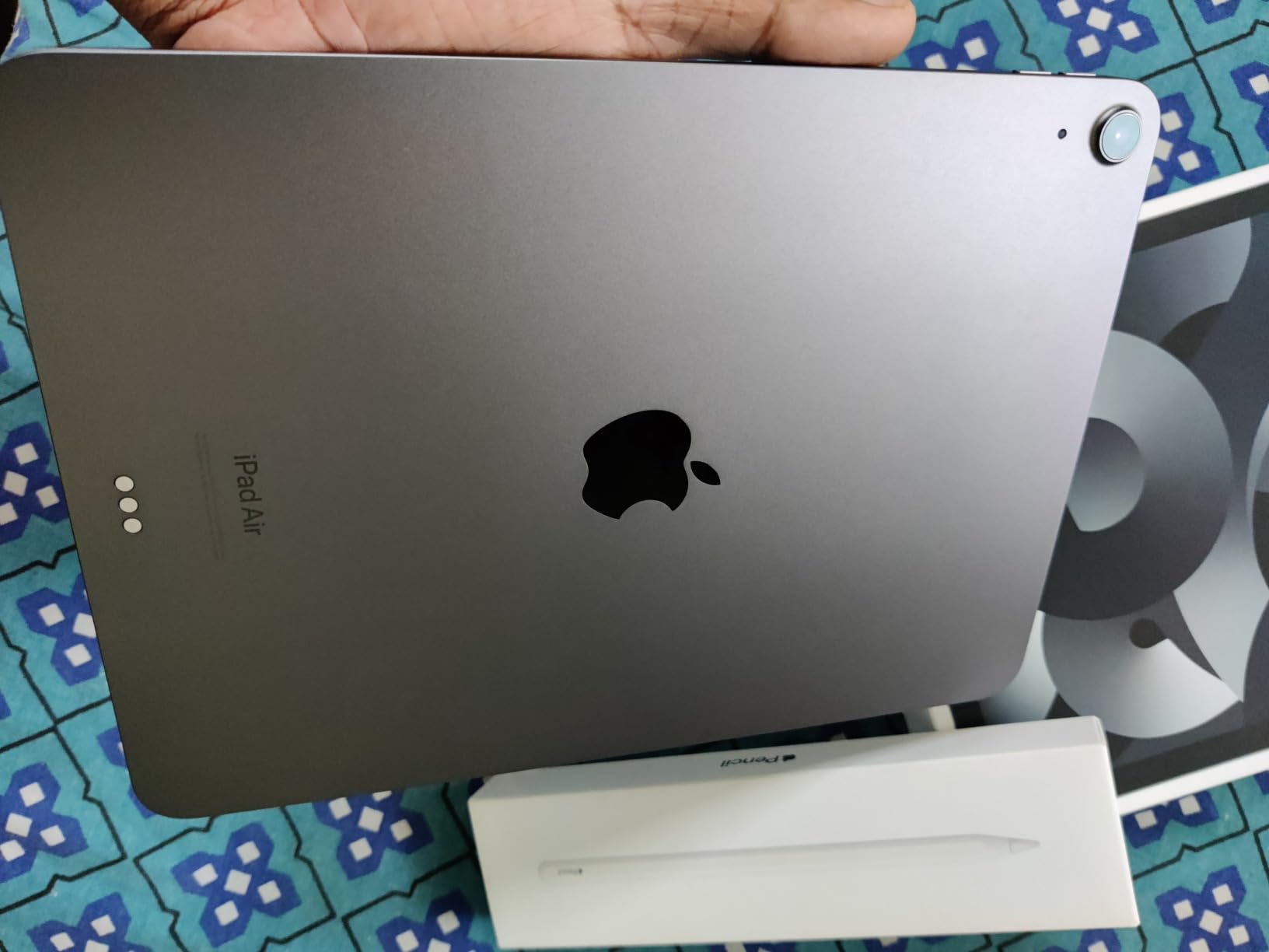 Apple iPad Air (5th Generation): with M1 chip, 27.69 cm (10.9″) Liquid ...