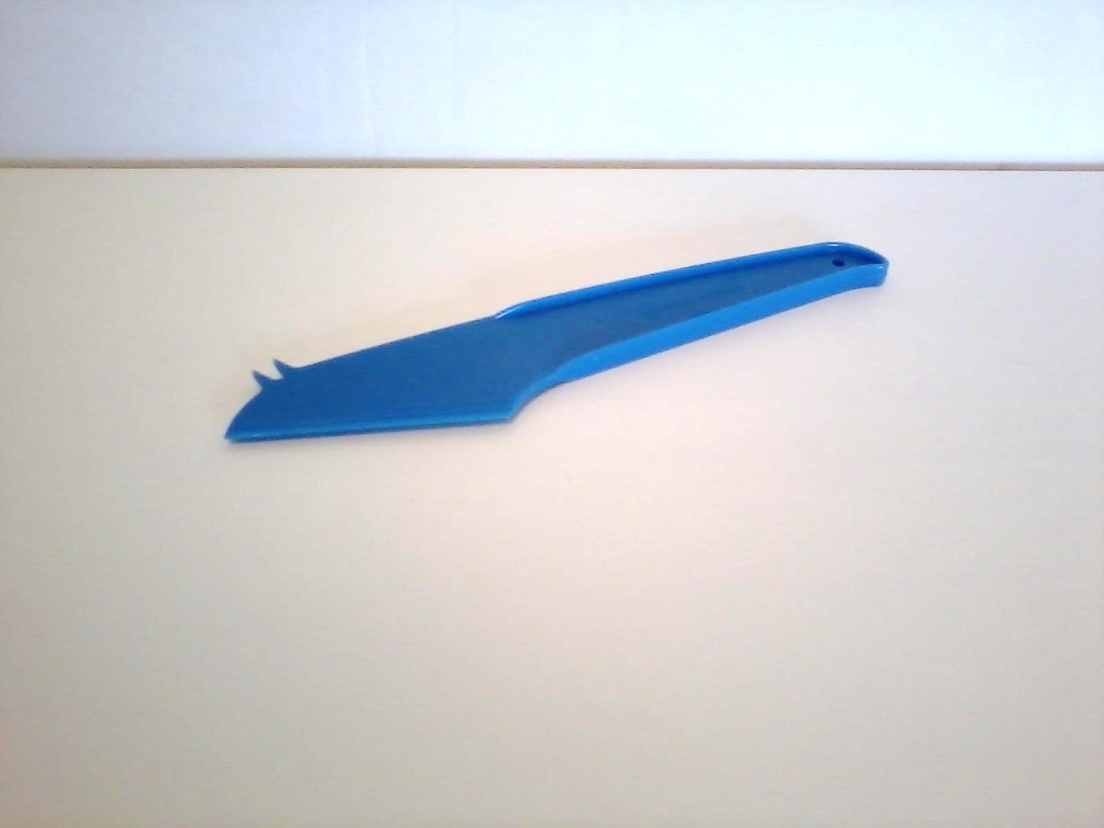 Amazon.com: Tupperware BLUE Cheese Slicer Knife : Home & Kitchen