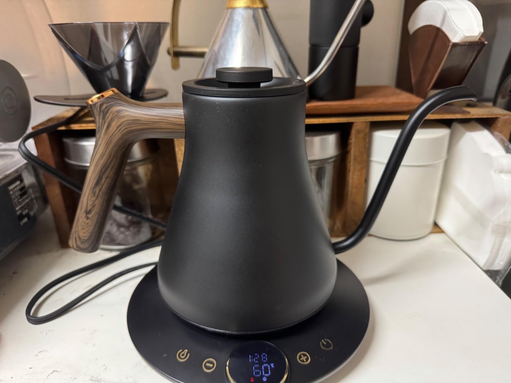 Amazon | エペイオス(Epeios) 電気ケトル ドリップケトル ケトル 電気 1°C単位の精密調節 コーヒーケトル コーヒーポット 細口ドリップ LED表示パネル 電気ポット ...