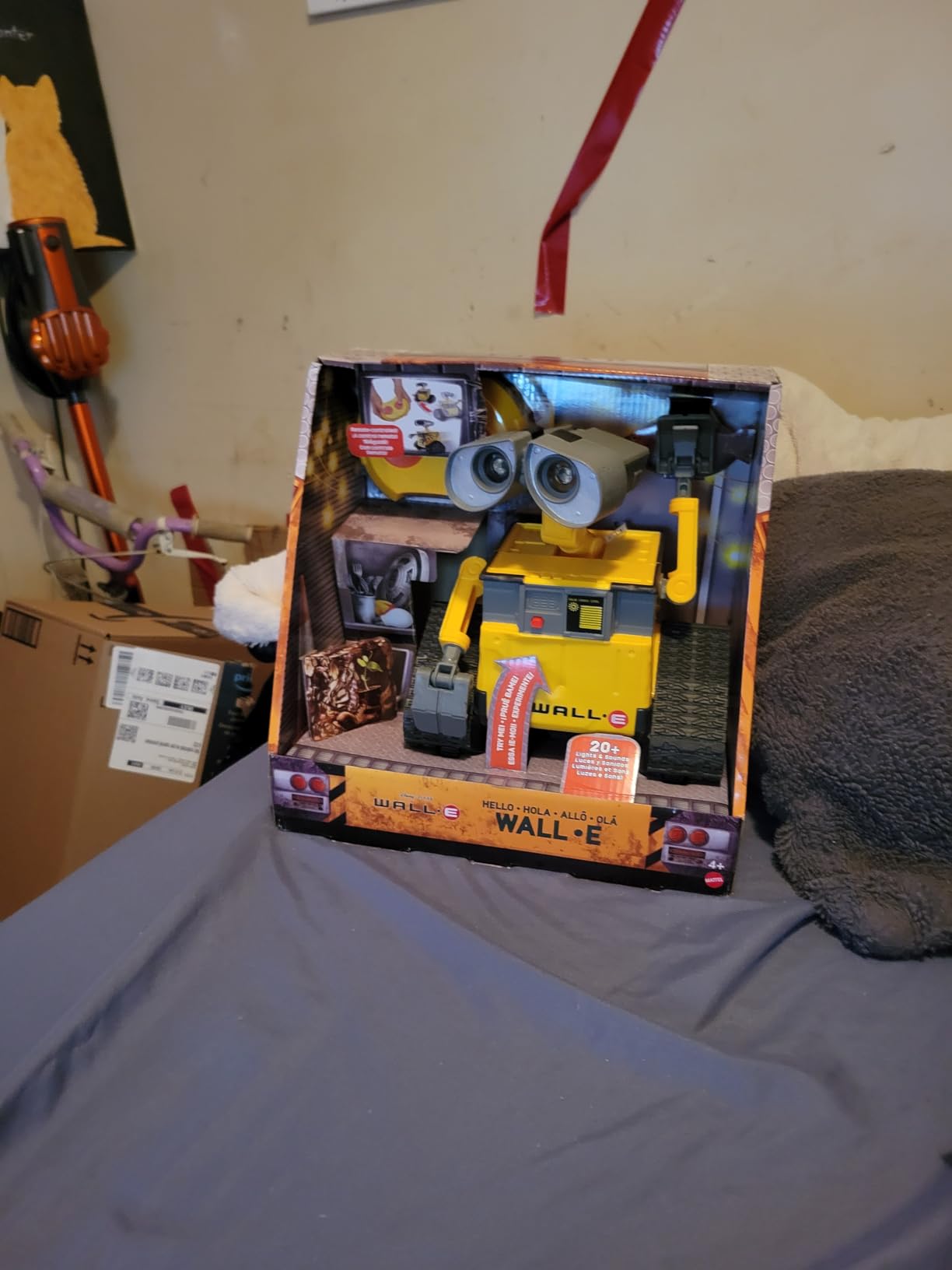 Mattel Disney Pixar WALL-E Robot Toy, Remote Control Hello WALL-E Robot ...