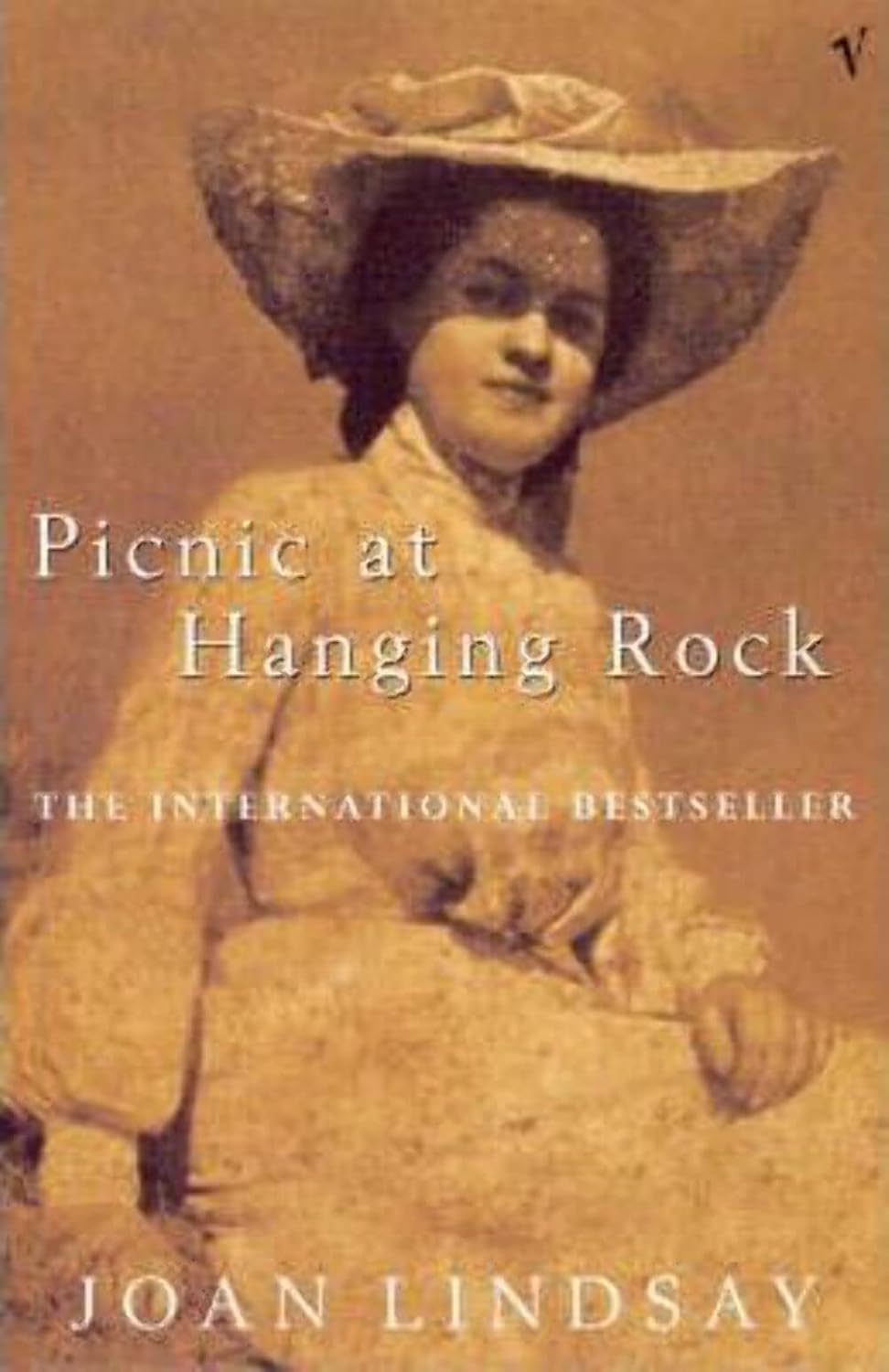 Amazon | Picnic at Hanging Rock | Lindsay, Joan | Literary