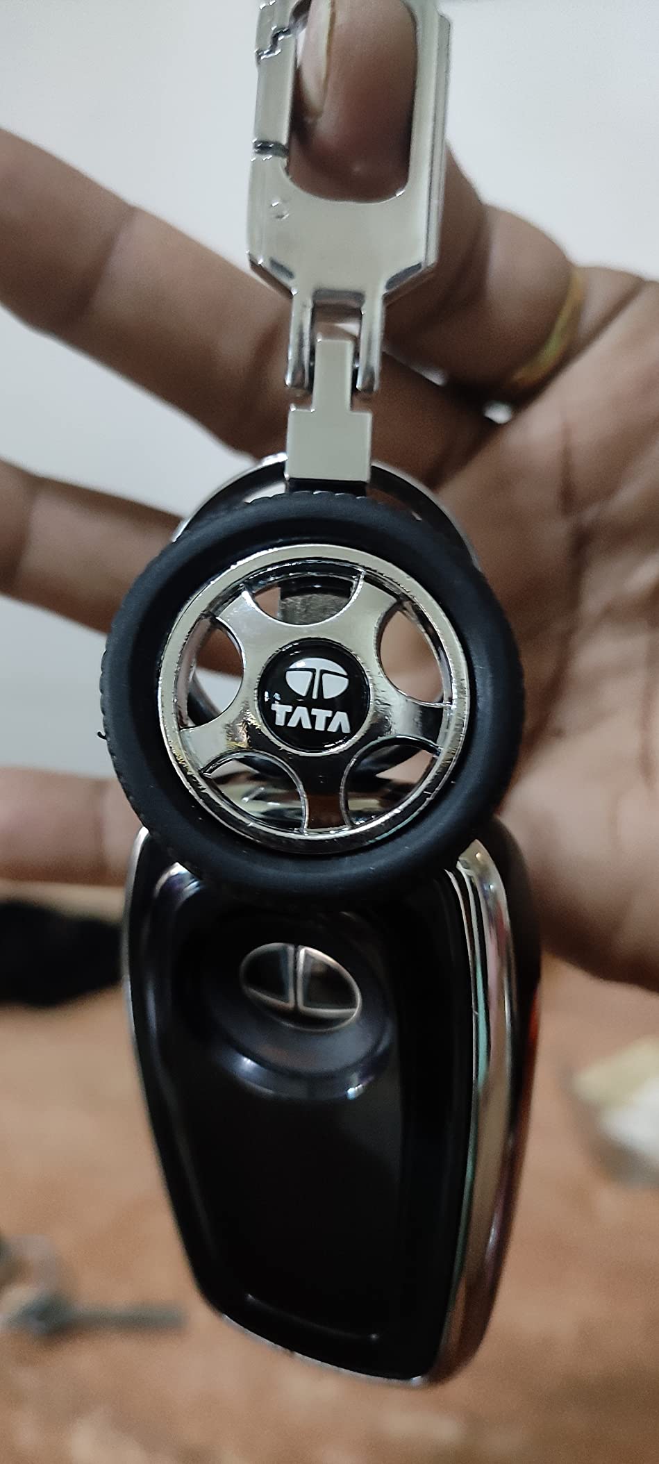 BAMBBLE® Spinning Tyre Rotary Wheel Locking Metal Premium Keychain for ...