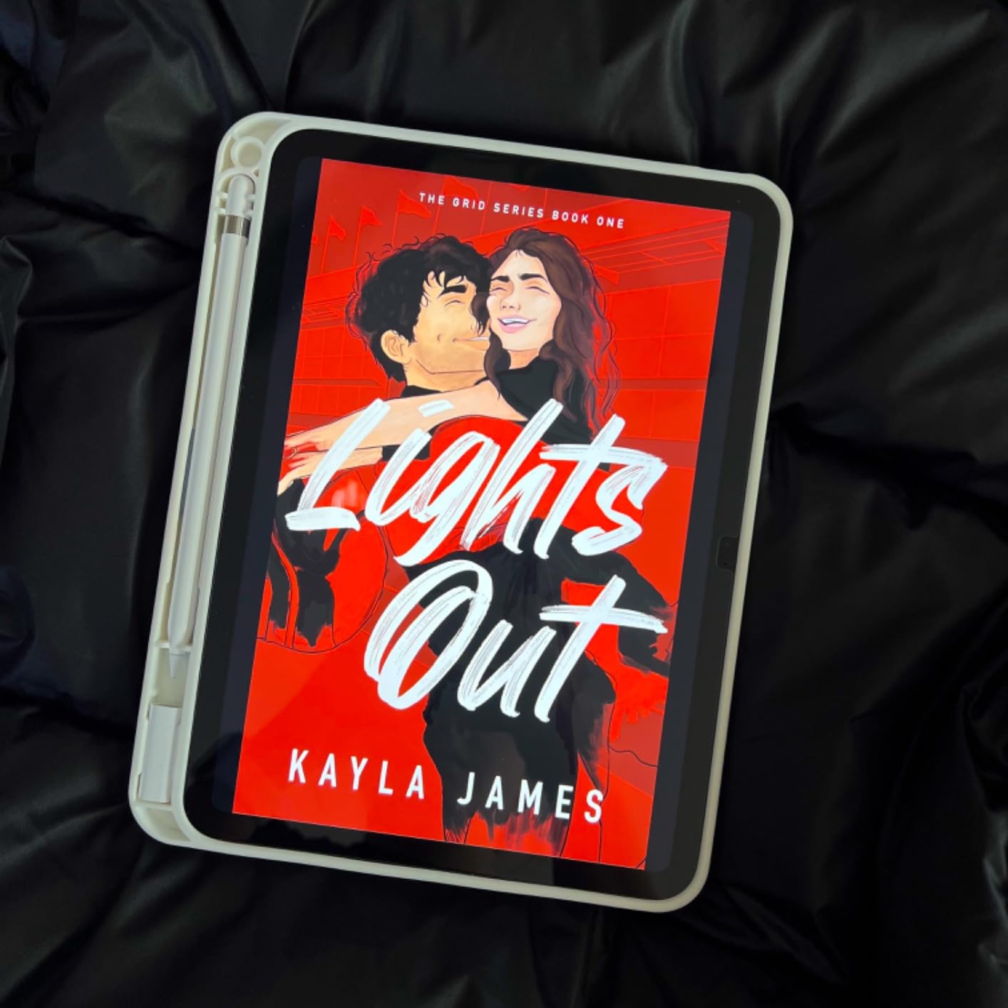 Amazon.com: Lights Out (The Grid): 9798218374907: James, Kayla: Books