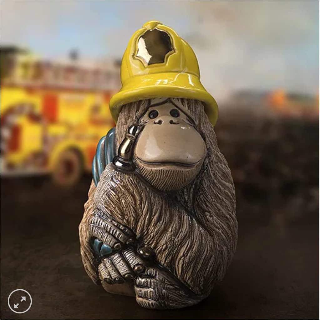 Amazon.com: De Rosa Handmade Sculpted Ceramic Fireman Figurine : Home ...
