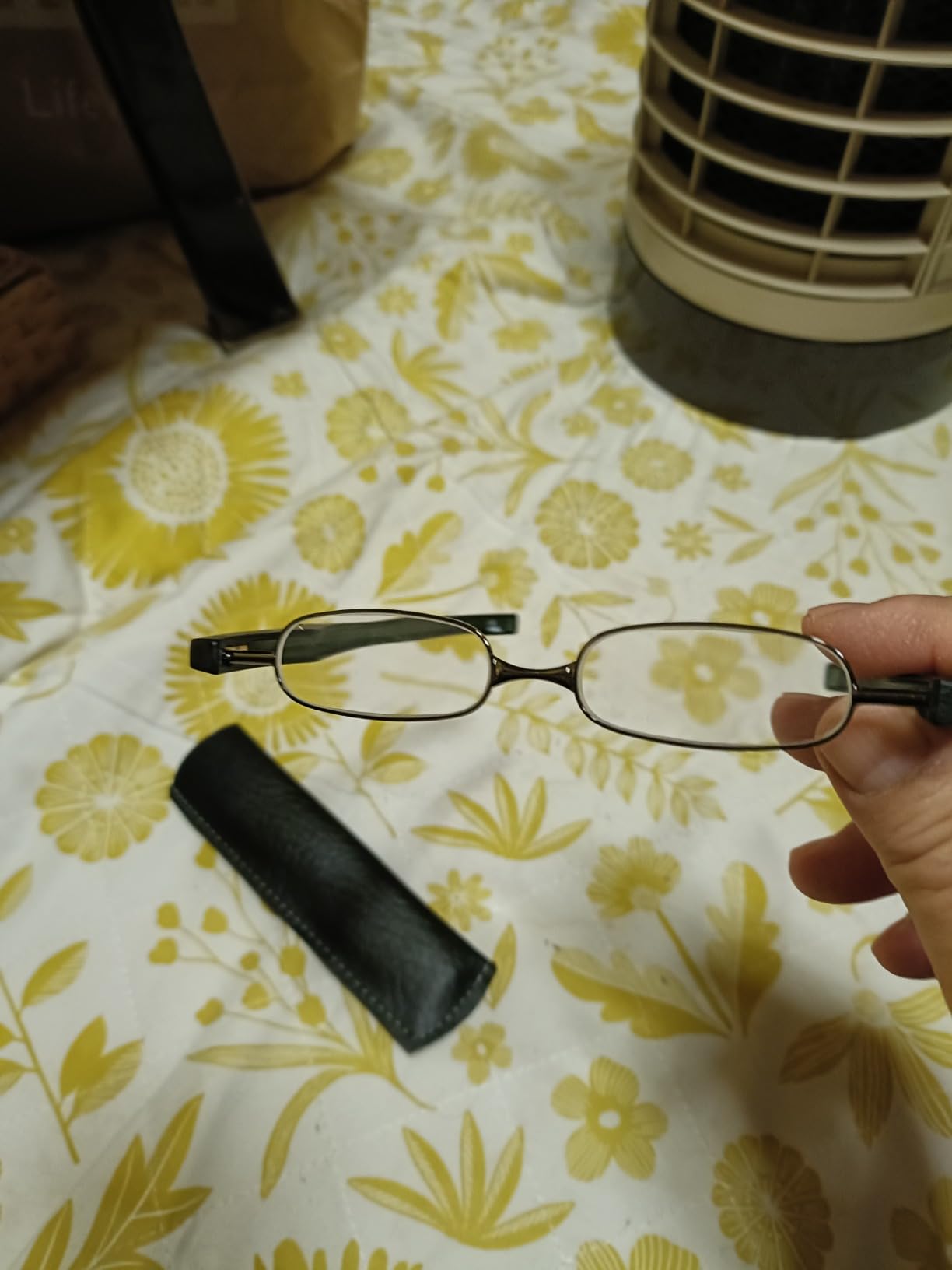 Amazon.co.jp: LifeStyle&Home ポッドリーダースマート グレー PodReader Smart 折りたたみ式 +1.0～+3.0 携帯 軽量 リーディンググラス ...