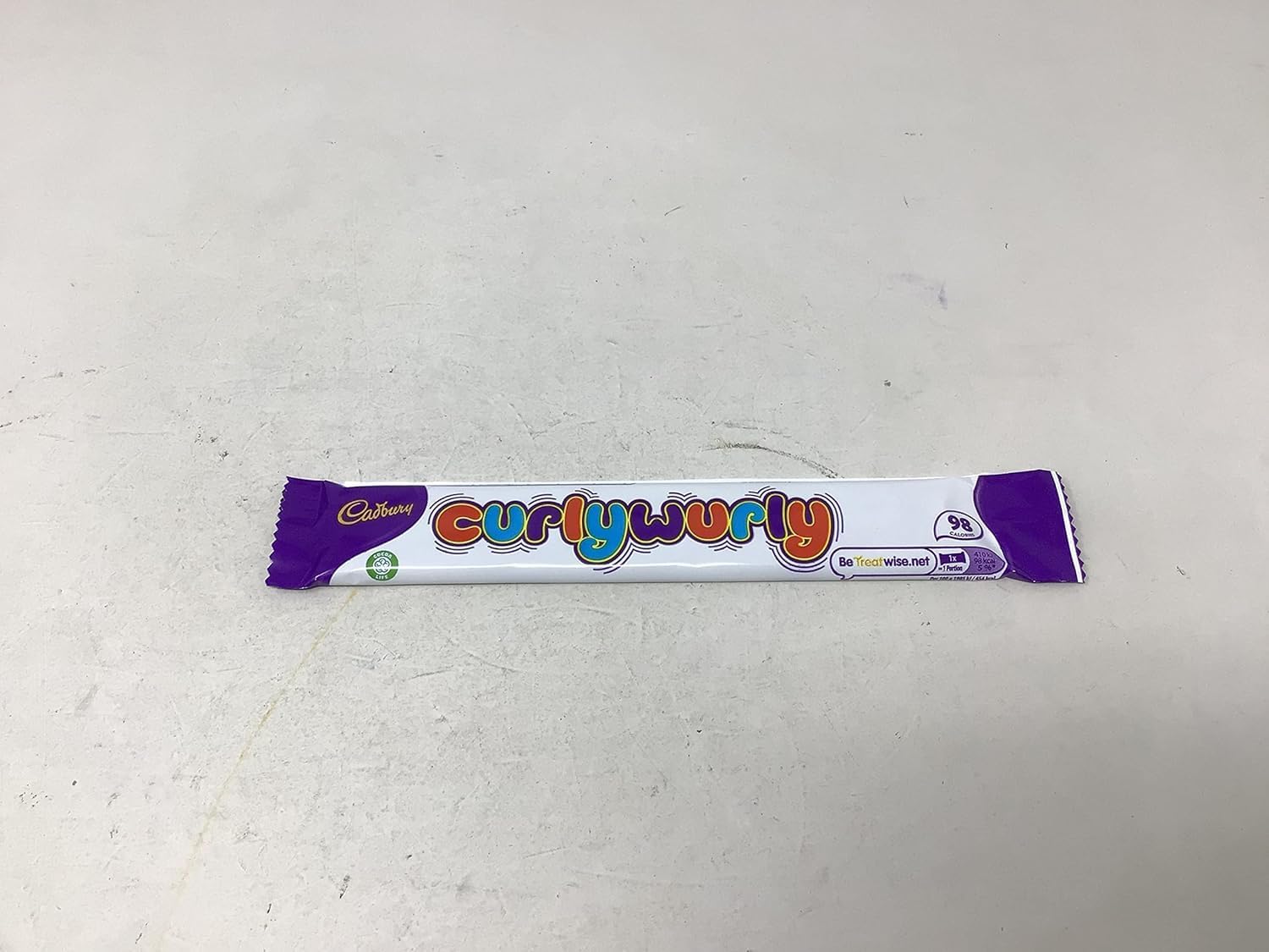 Amazon.com : Cadbury Curly Wurly British Chocolate Bar 26g x 10 bar ...