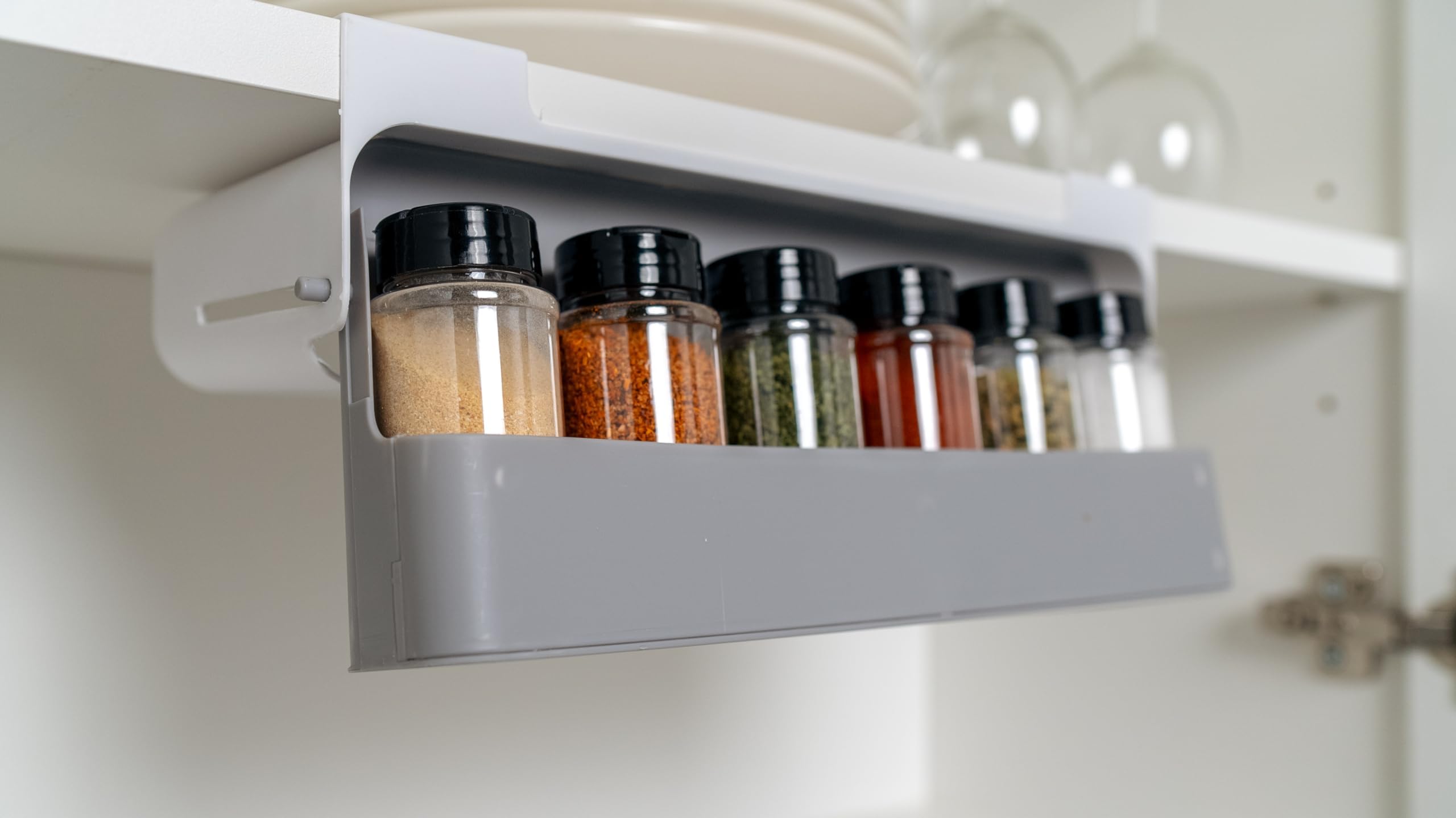 Amazon.com: Kirshy Solutions Under Cabinet Spice Rack With 6 Glass ...