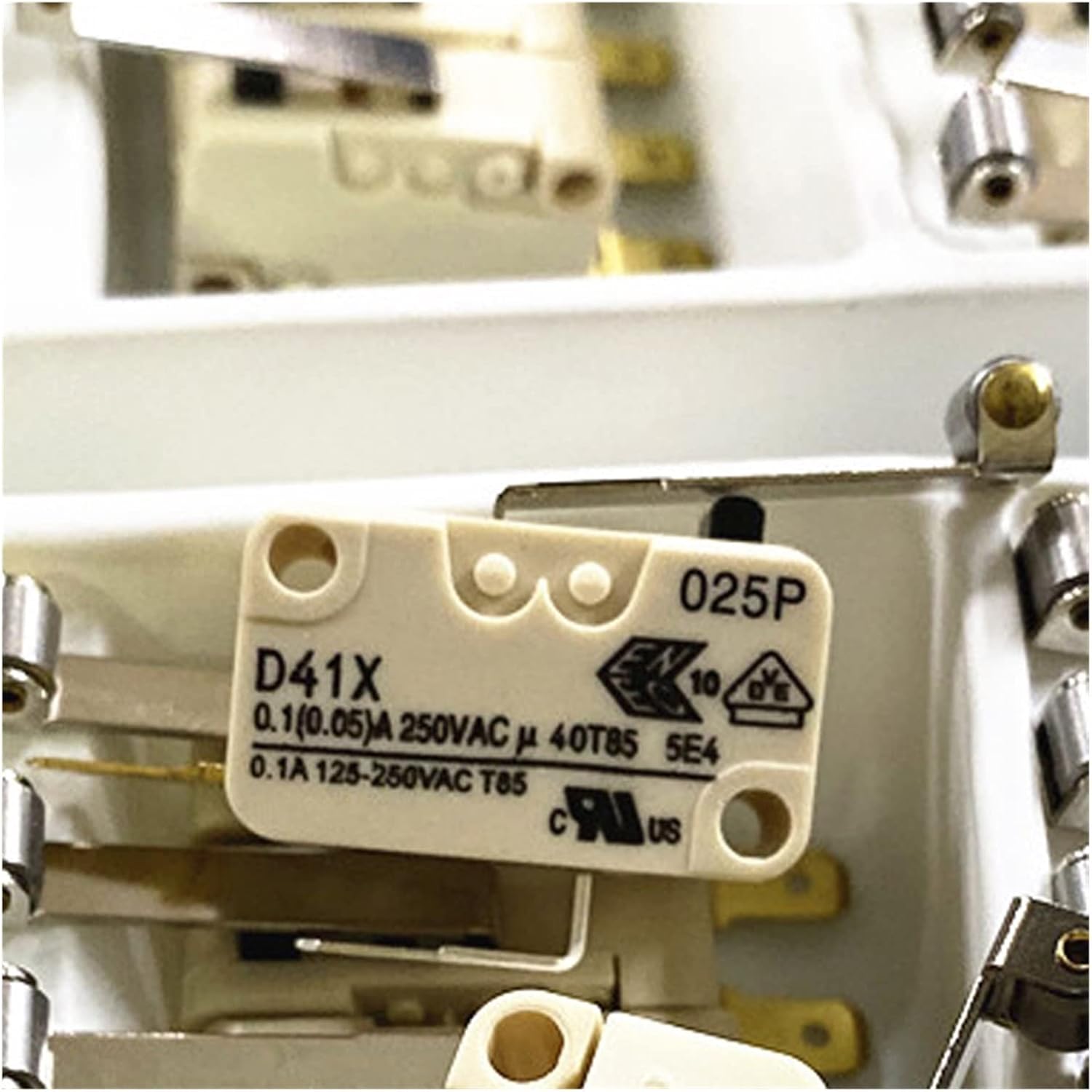 Amazon.co.jp: D41X オリジナル輸入マイクロスイッチ D41 0.1A250V 125-250VAC 5E4 40T150 (Color : D41X B, Size ...