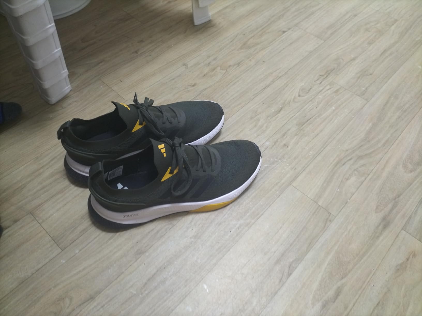 Buy adidas Mens RESILO Ms CBLACK/BETSCA/FTWWHT Running Shoe - 6 UK ...