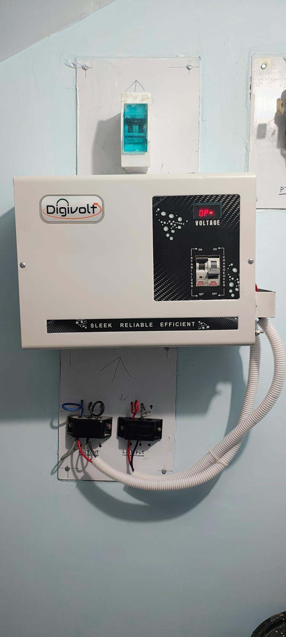 Digivolt D690VM 5KVA 90V-300V 4000W Heavy Duty Mainline Voltage ...