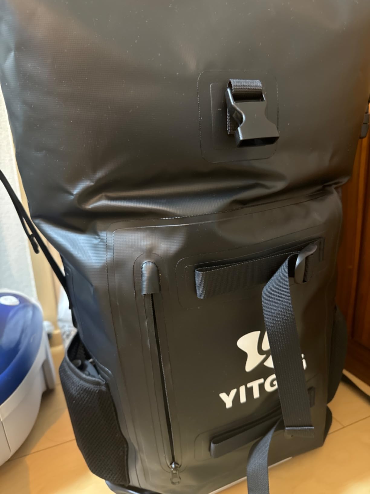 Amazon.co.jp: YITGOGドライバッグ 30L 防水バッグ 防水ポーチ付 新型素材 ドラム型 スタッフバッグ 折りたたみ式 防水 防塵 軽量 大容量4色 釣り 水泳 海水浴 ...