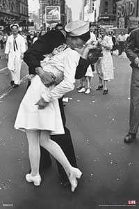 Times Square The Kiss on VJ Day Sailor Kissing Woman 1945 Photo ...