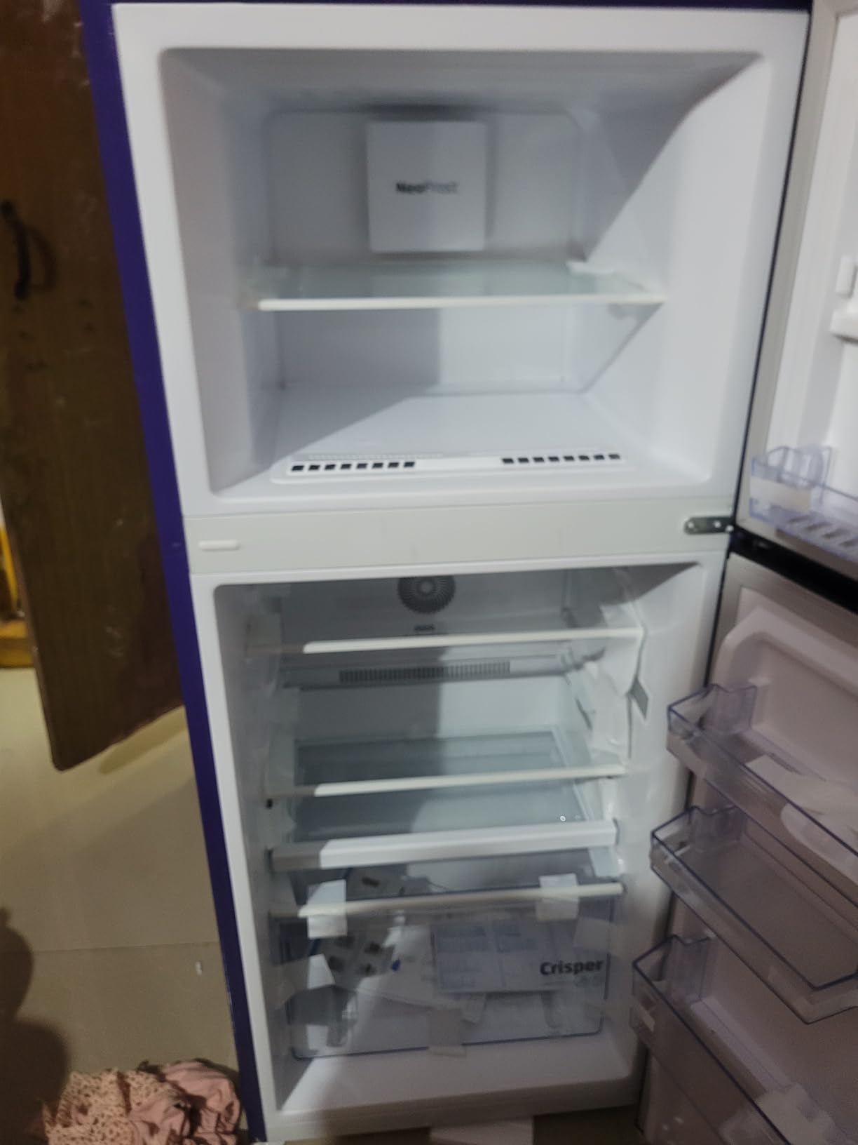 Voltas Beko ‘A TATA Product’ 228 L 2 star Frost free Refrigerator with ...
