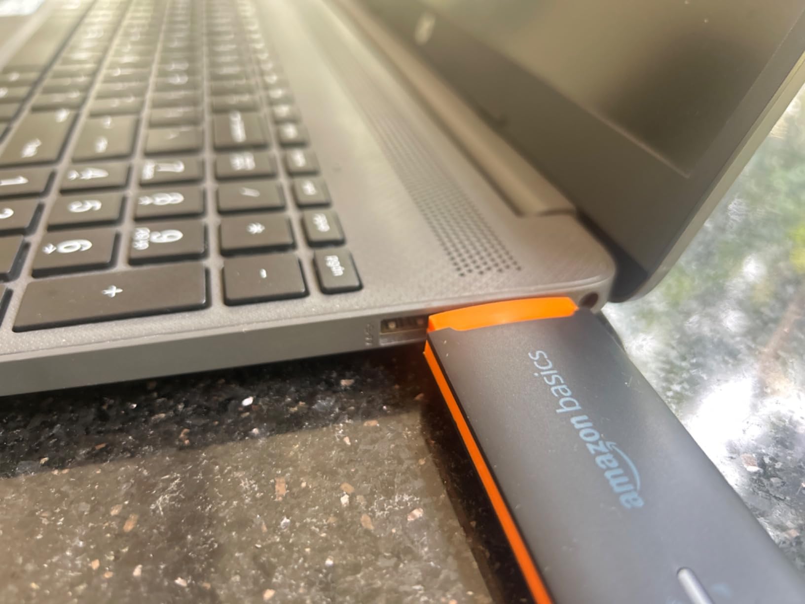 AmazonBasics 4G LTE WiFi USB Dongle Stick with All SIM Support | Plug ...