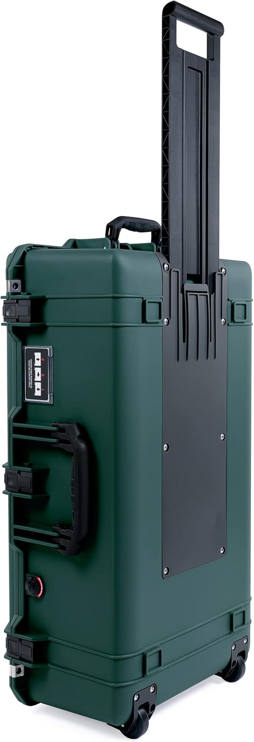 Amazon.com: Trekking Green Pelican 1615 Air case with Black Handles ...
