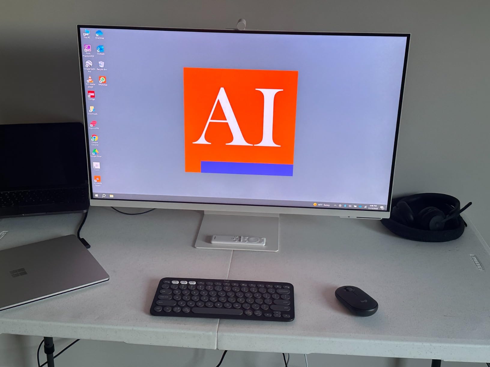 $16/mo - Finance SAMSUNG M8 Series 32-Inch 4K UHD Smart Monitor ...