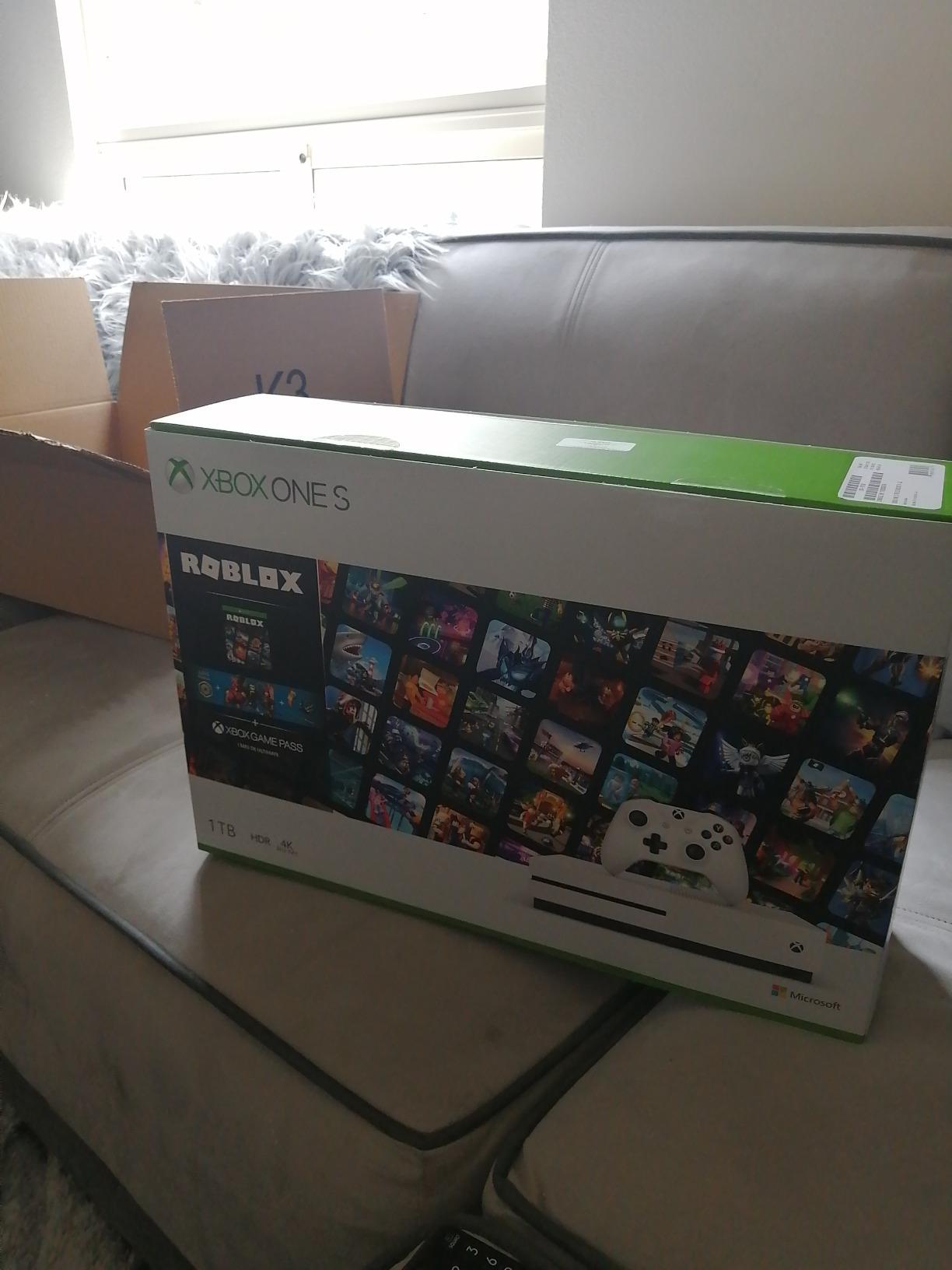 Consola Xbox One S 1TB + Roblox - Xbox One S - Roblox Edition : Amazon ...