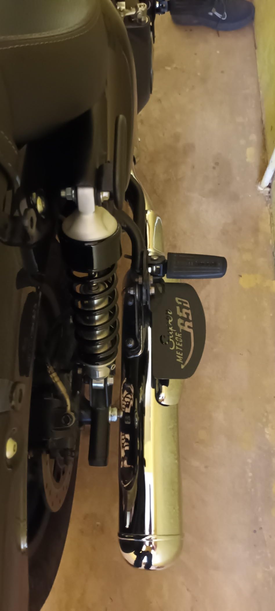 Gate 7 Footrest for Royal Enfield Super Meteor 650 (Black, Set of 2 ...