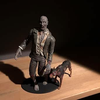 Amazon.co.jp: NECA Resident Evil Zombie 10th Anniversary Action Figure ...