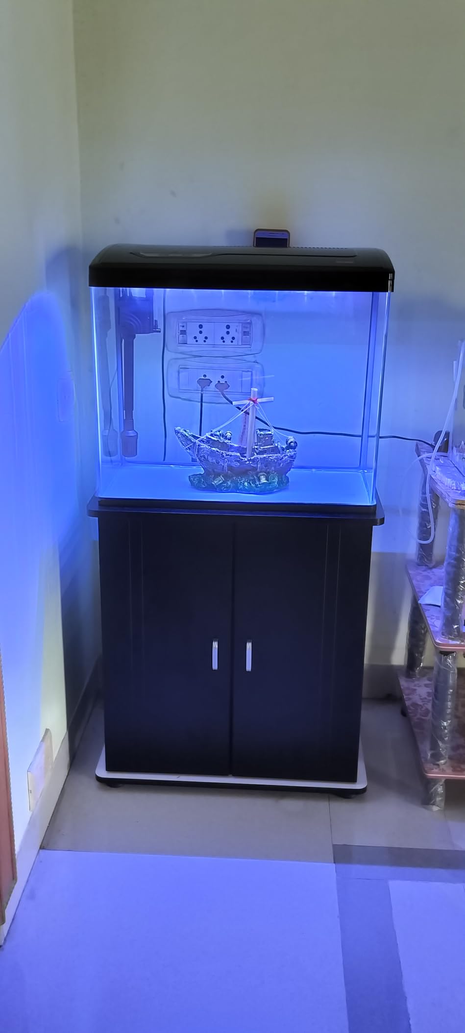 Jainsons Pet Products® Black Pearl Ship Ornament for Aquarium Fish Tank ...