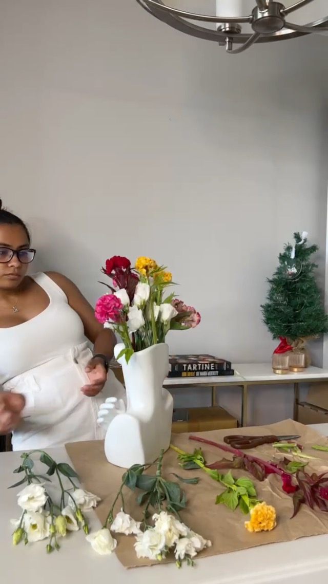 Devanshi Shah | Dee's Kitchen's Amazon Page