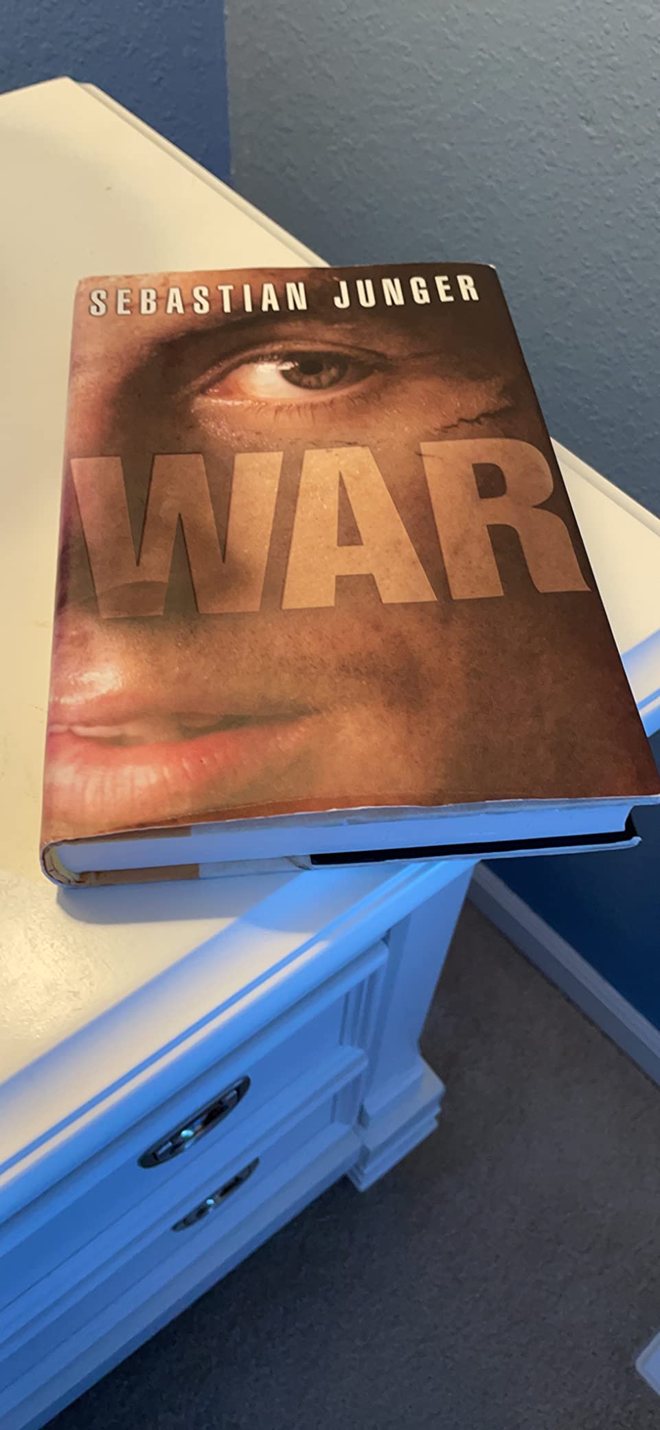 Amazon.com: WAR: 9780446556248: Junger, Sebastian: Books