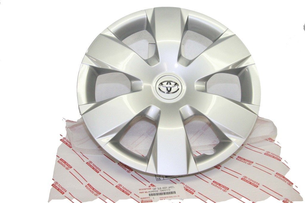 Genuine Toyota 42602-06010 Wheel Cap Sub-Assembly : Amazon.in: Car ...