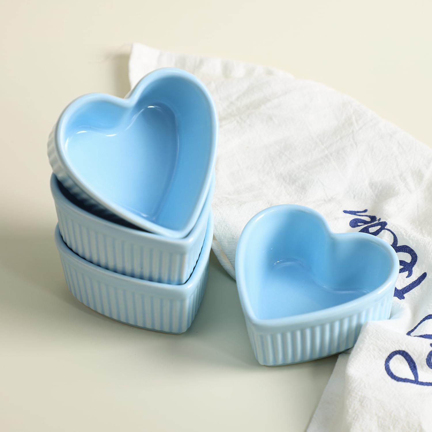 Snapklik.com : Sizikato Heart-Shaped Porcelain Souffle Dishes