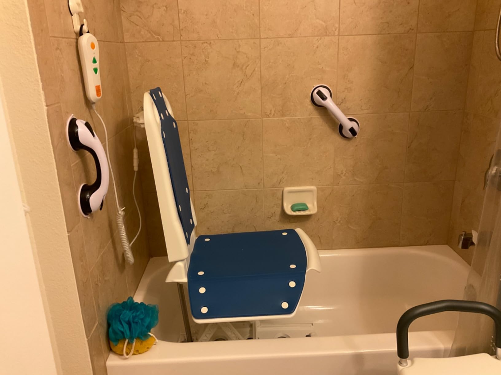 Amazon.com: MAIDeSITe Electric Bath Lift Chair | Suitable for Bathtubs ...